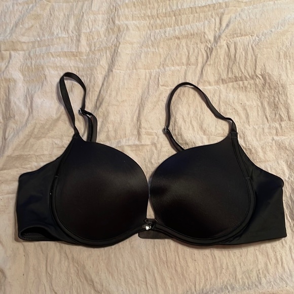 Victoria's Secret | Intimates & Sleepwear | Brand New 36b Plunge Bra By ...